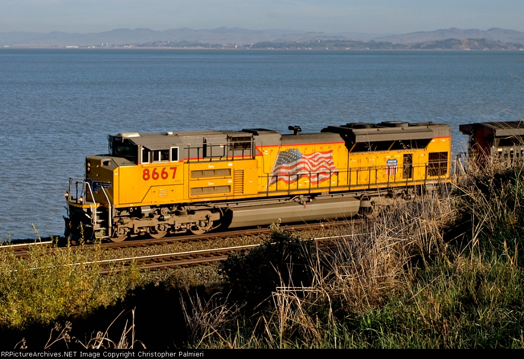 UP 8667 Leads UPRR AGBMI-03